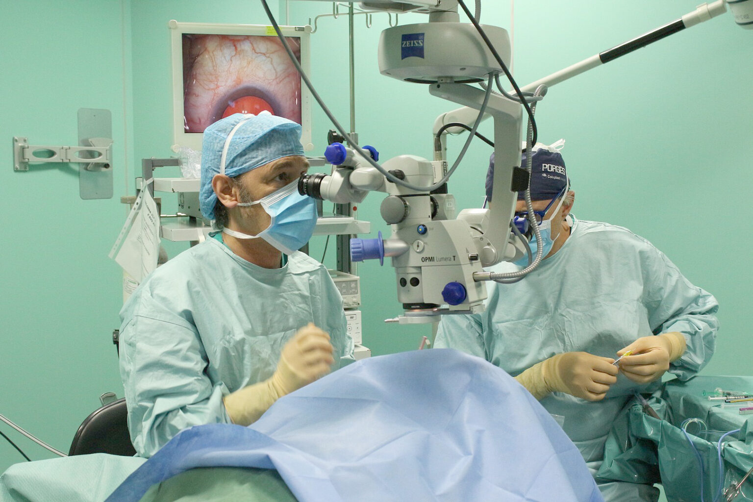 Cataratta bilaterale: donna aspetta da 11 mesi l’operazione