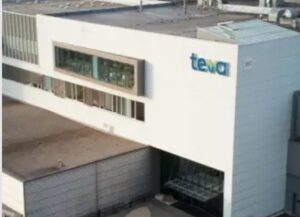 Esuberi alla Teva di Santhià: coppia biellese rischia il lavoro